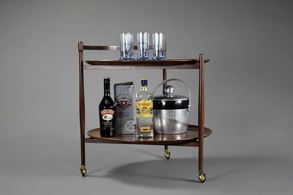 Italienischer Mid-Century Modern Servierwagen aus Holz bei Pamono kaufen