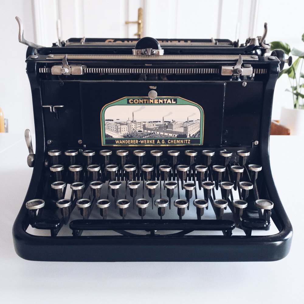 Continental Qwertz Typewriter with Original Case from Wanderer-Werke a ...