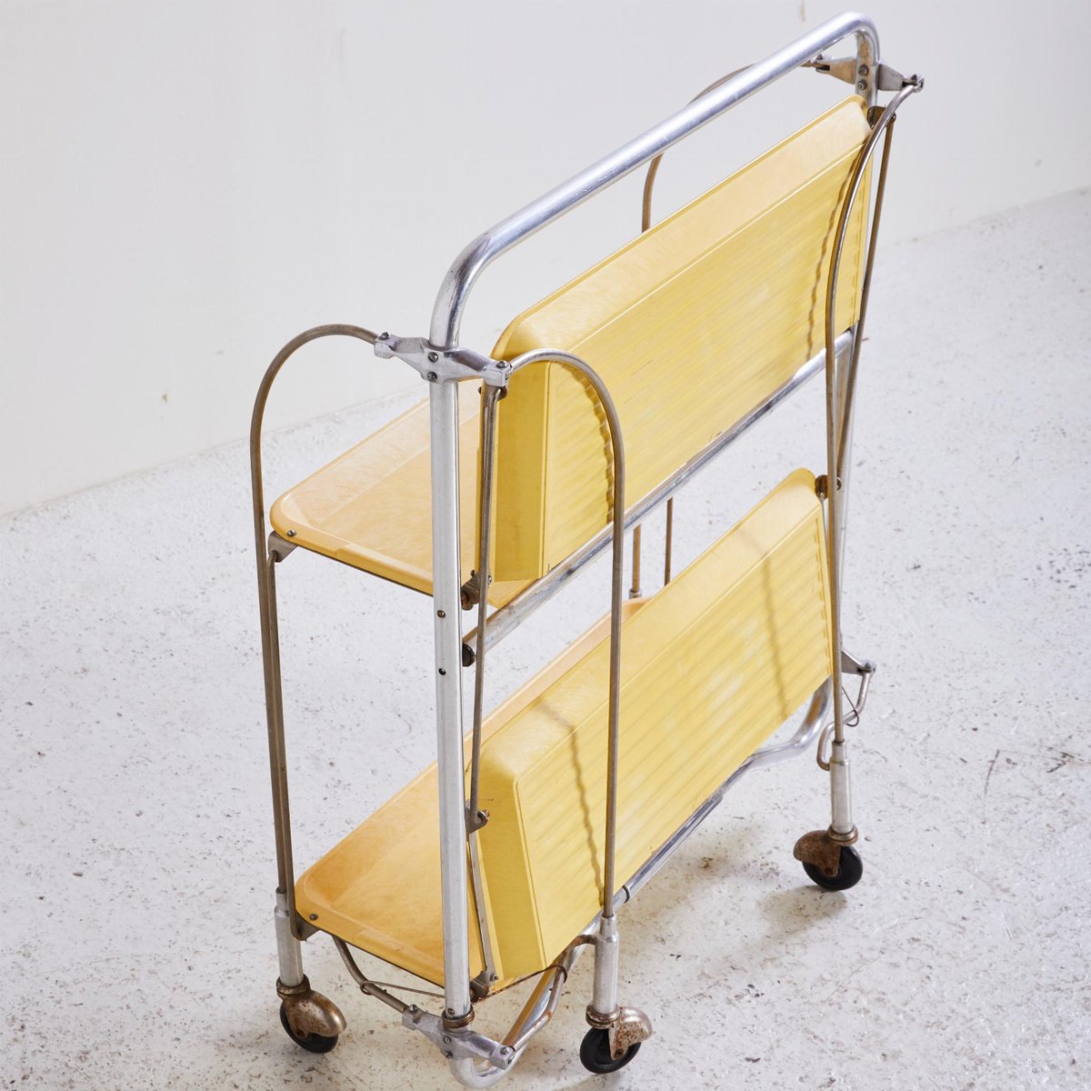 Yellow Tea Trolley for sale at Pamono