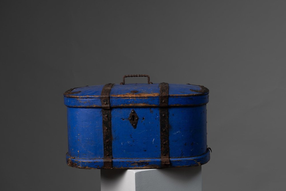 Early 19th Century Swedish Antique Bright Blue Travelling Box for sale ...