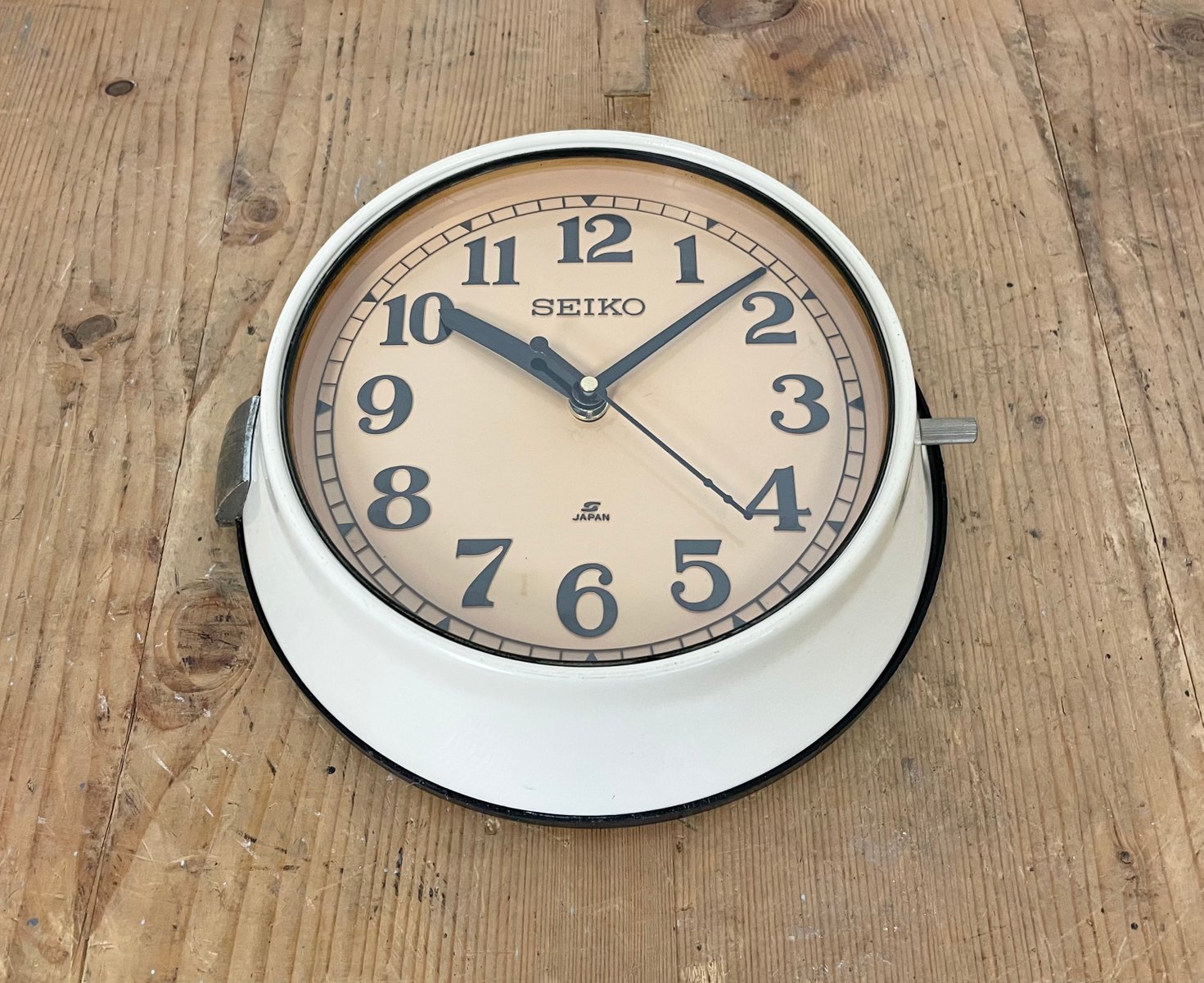 Vintage Beige Wall Clock from Seiko Navy, 1970s for sale at Pamono