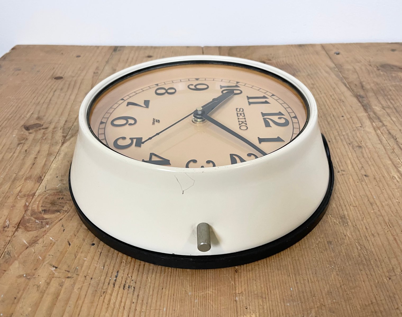 Vintage Beige Wall Clock from Seiko Navy, 1970s for sale at Pamono