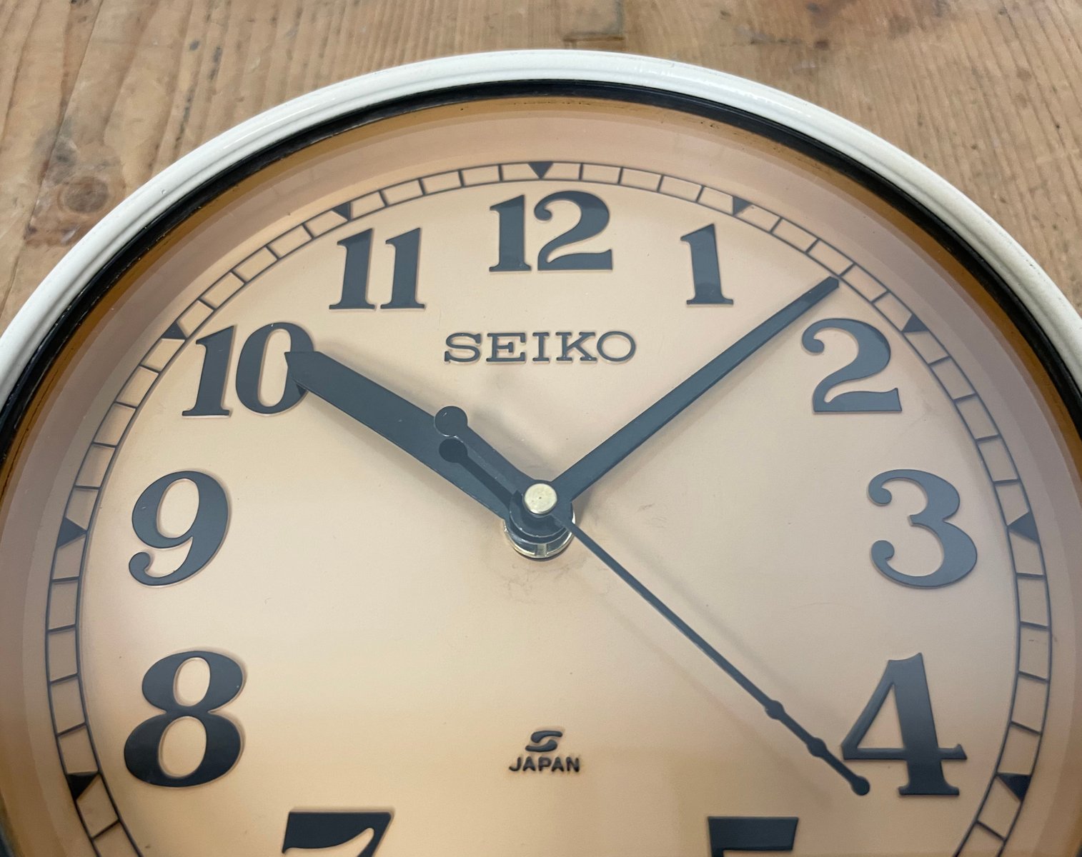 Vintage Beige Wall Clock from Seiko Navy, 1970s for sale at Pamono