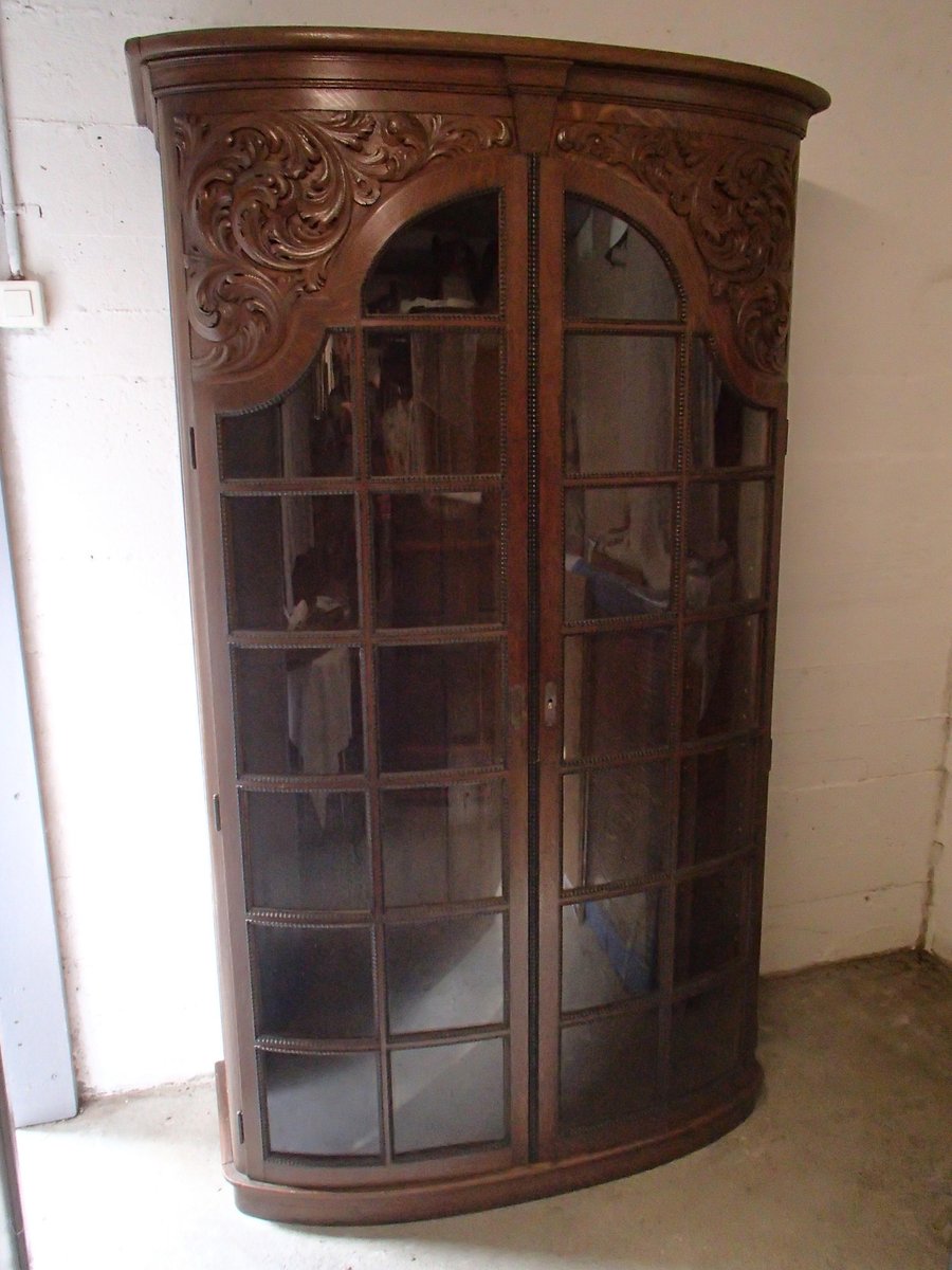 Rounded Display Case for sale at Pamono