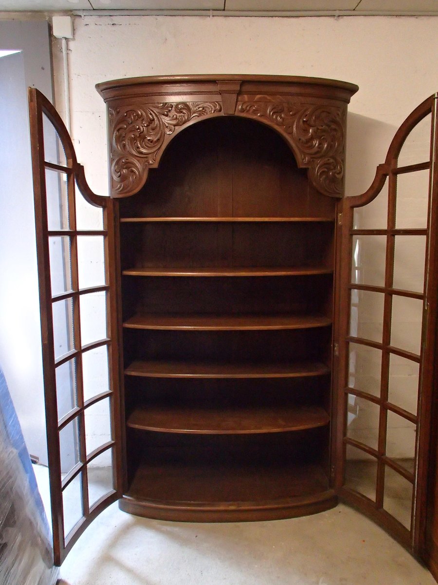 Rounded Display Case for sale at Pamono