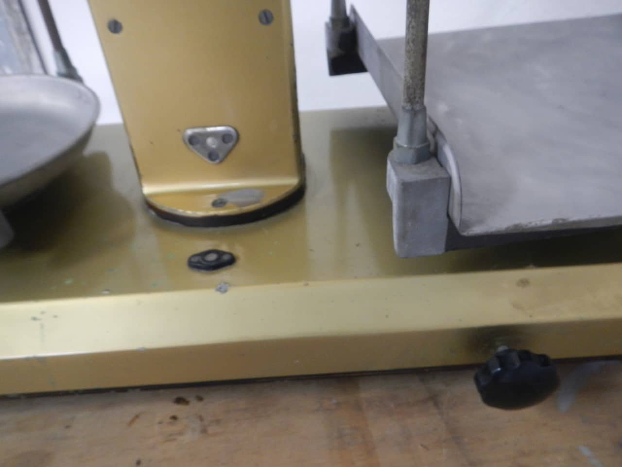 Fulgor Scale in Gold for sale at Pamono