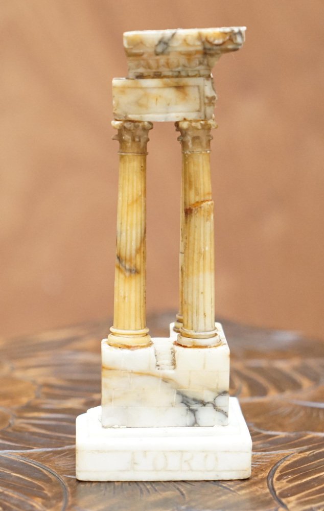 Colonnes de Sculpture de Statue Victorienne Antique en Marbre en vente ...