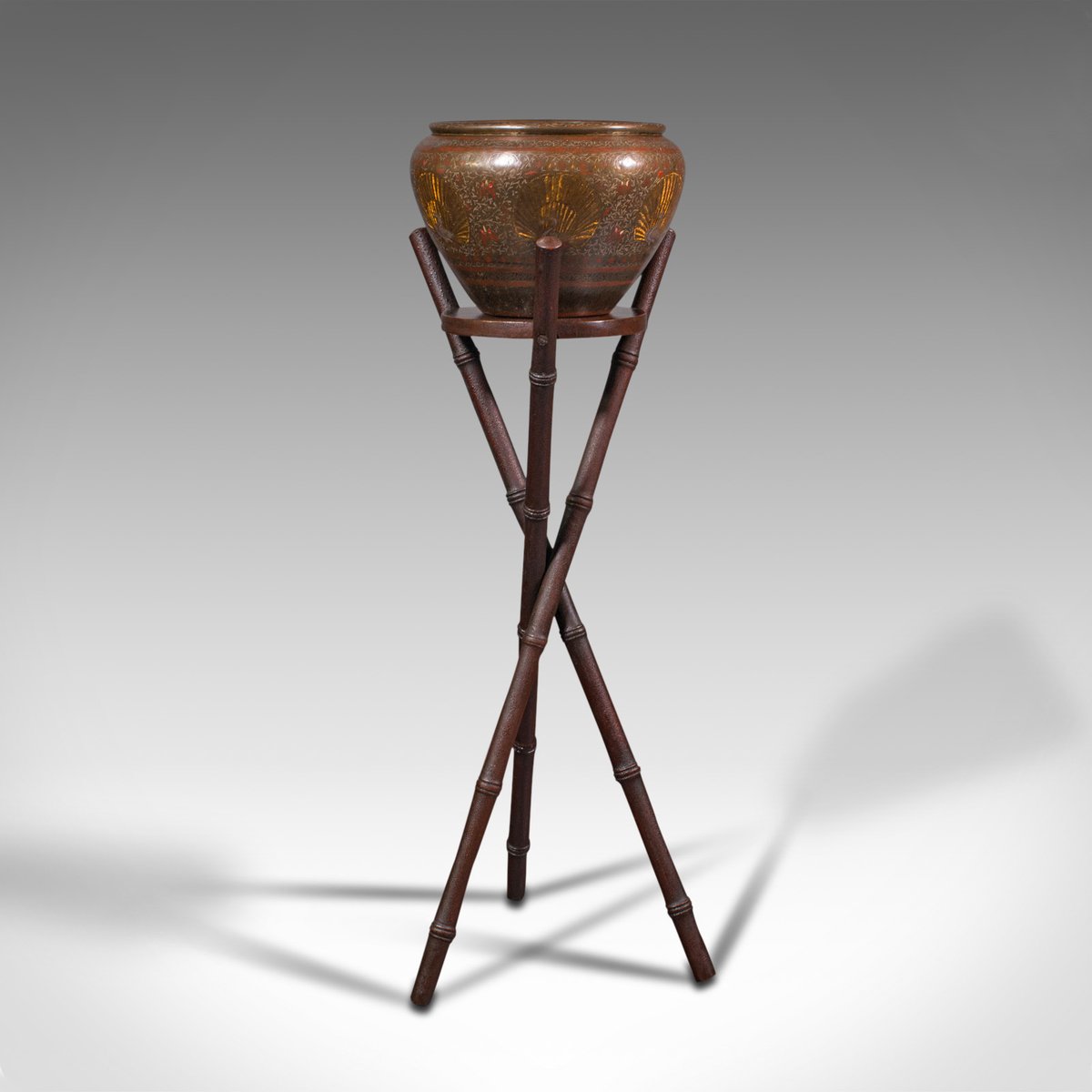 Antique Victorian Colonial Decorative Planter in Brass for sale at Pamono