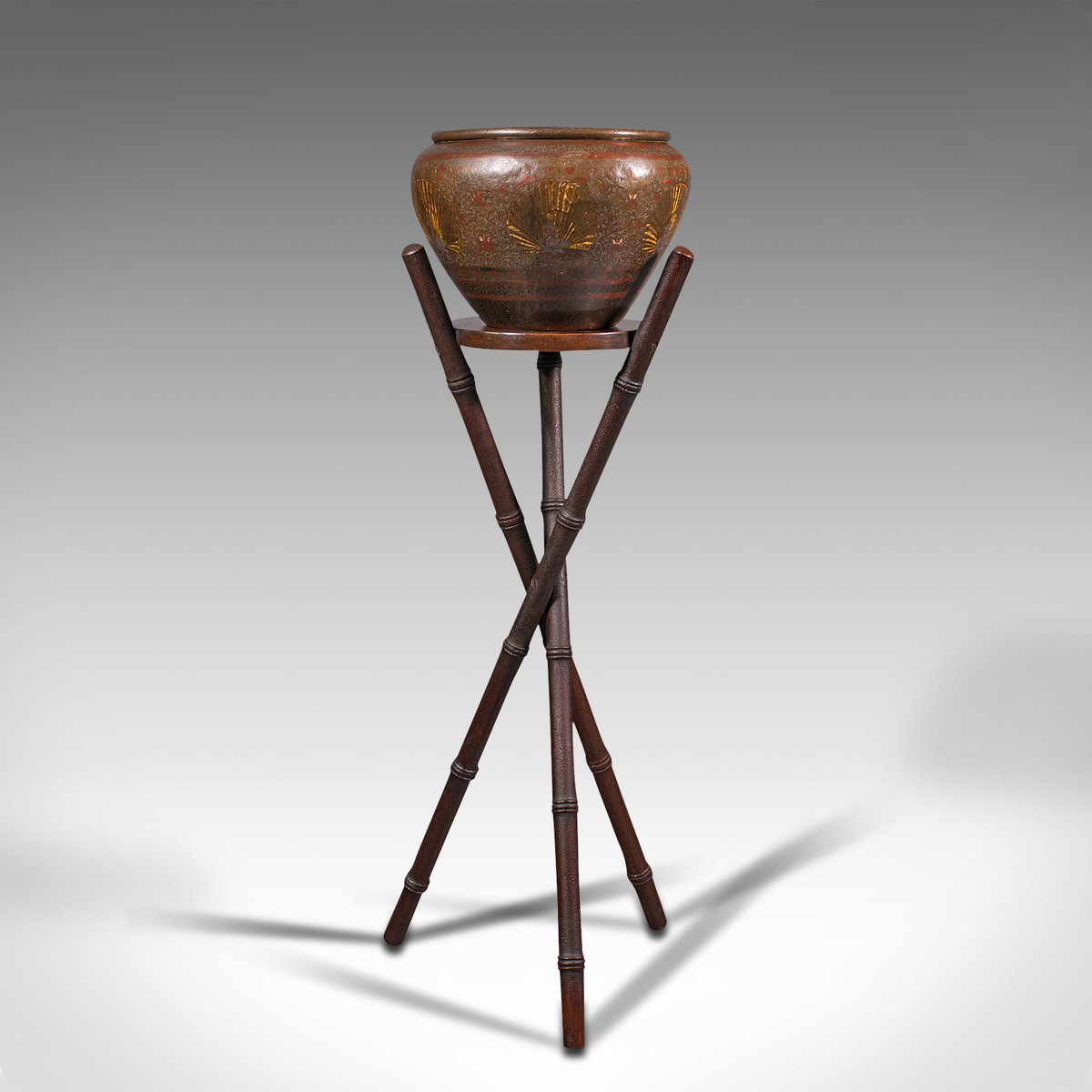 Antique Victorian Colonial Decorative Planter in Brass for sale at Pamono