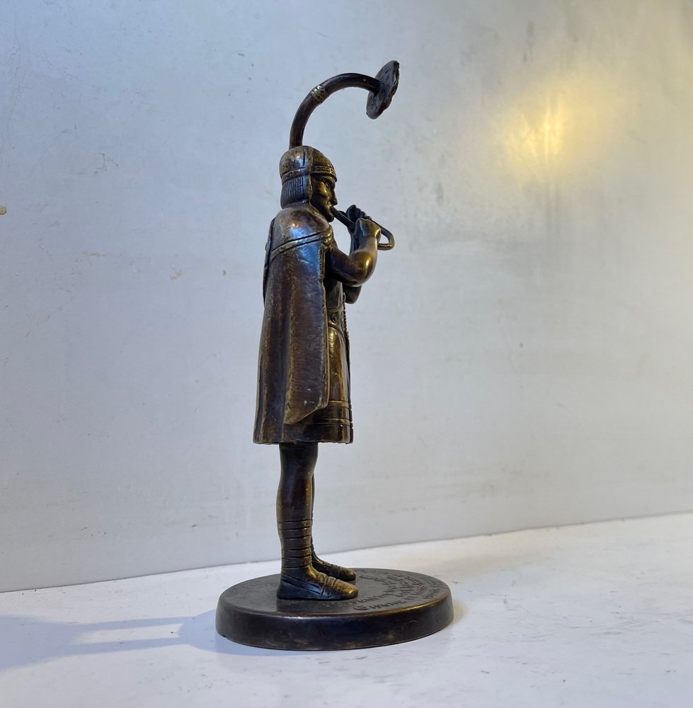 Bronzeskulptur von Lur Playing Viking von Edward Aagaard, 1950er bei ...