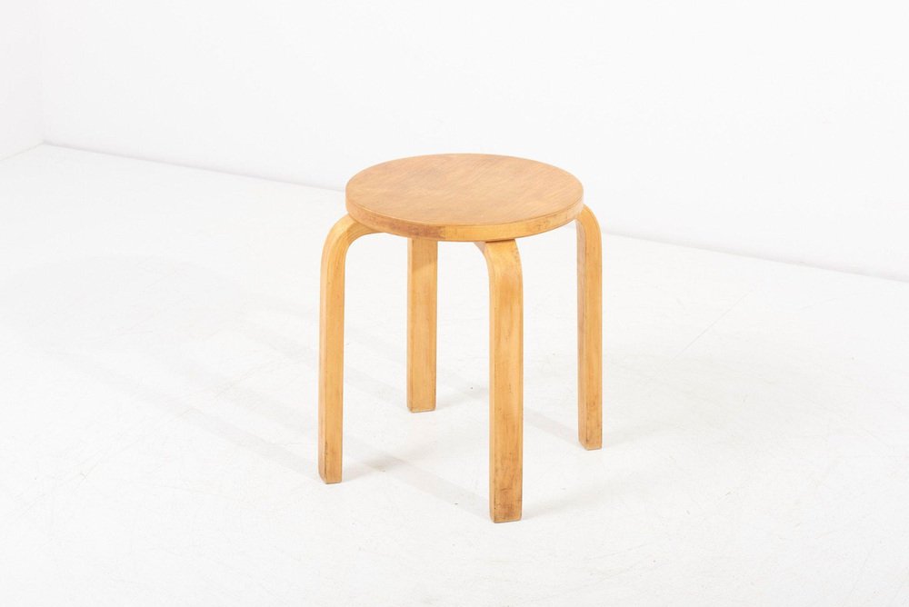 Finnische Hocker von Alvar Aalto für Artek, 1950er, 4er Set bei Pamono kaufen