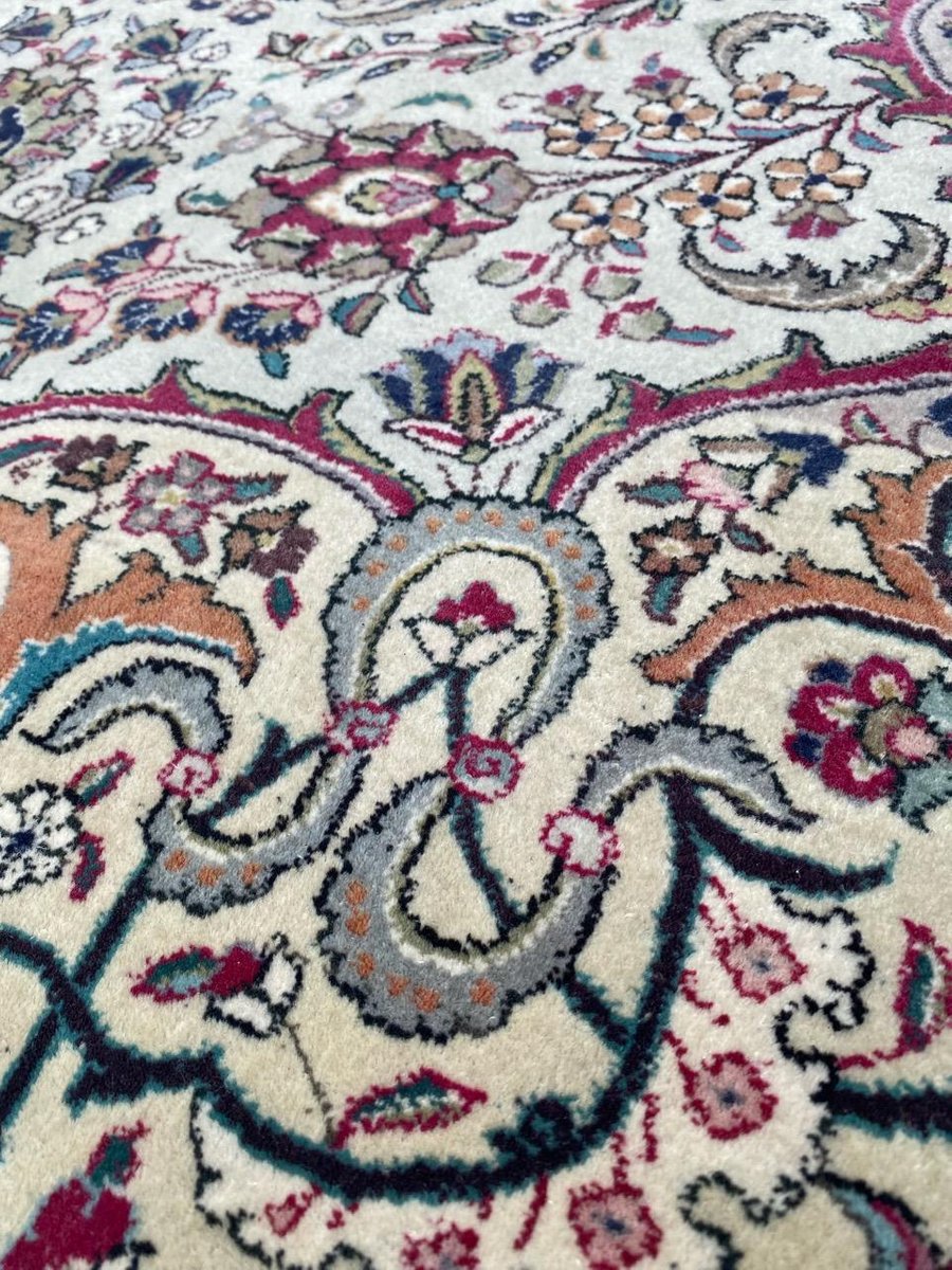 Large Tabriz Rug for sale at Pamono