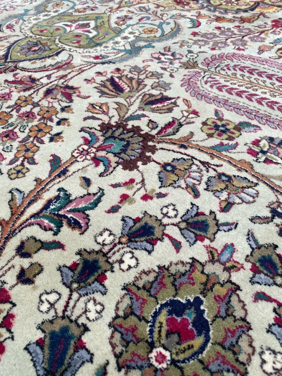 Large Tabriz Rug for sale at Pamono
