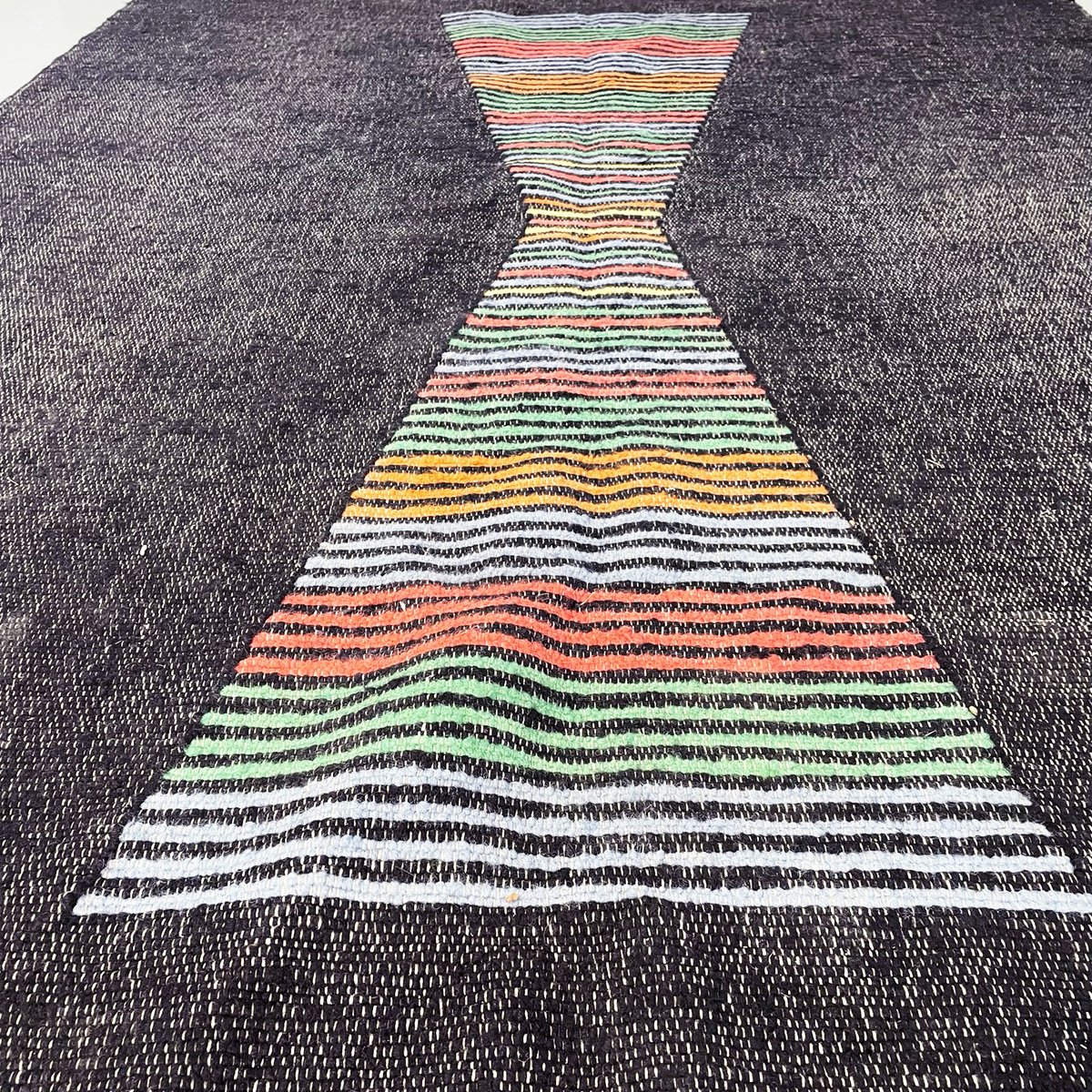 Rechteckiger italienischer Mid-Century Teppich aus schwarz-weißem Stoff ...