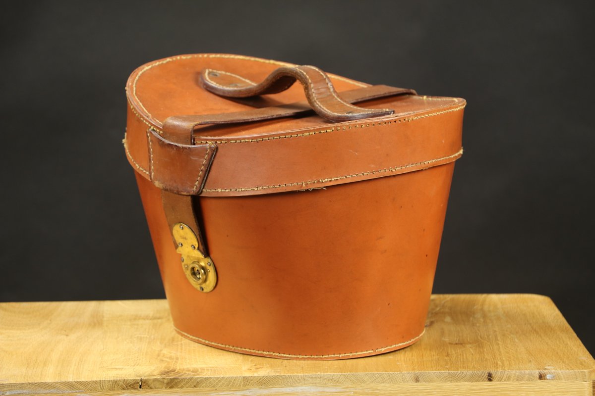 Round Leather Hat Trunk for sale at Pamono