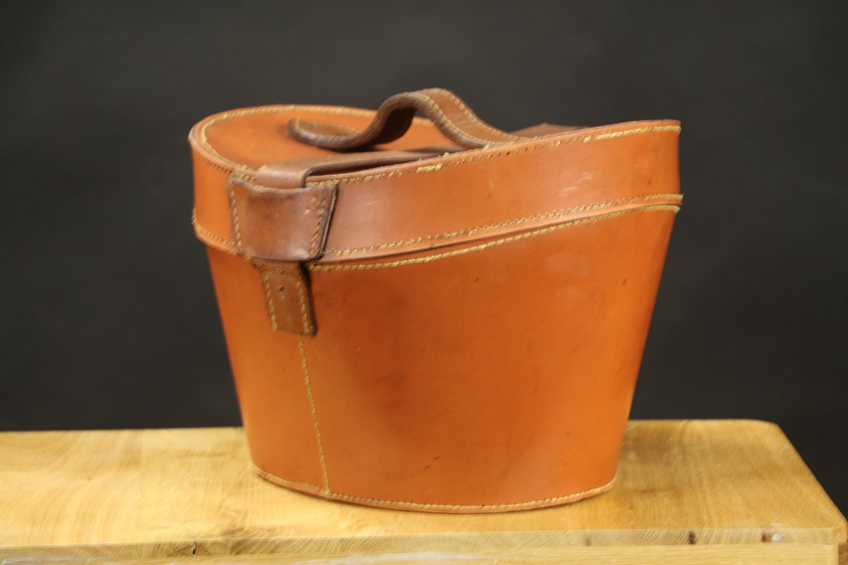 Round Leather Hat Trunk for sale at Pamono