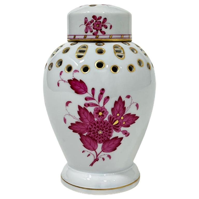 Chinese Bouquet Potpourri Vase mit Deckel aus Porzellan, 1920 bei ...