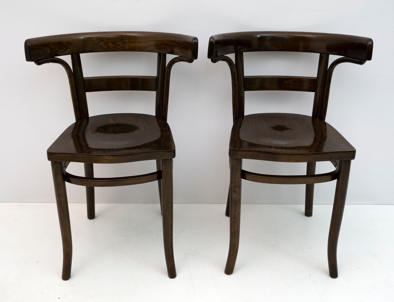 Österreichische Gebogene Holz Thonet Stühle, 1925, 2er Set bei Pamono ...