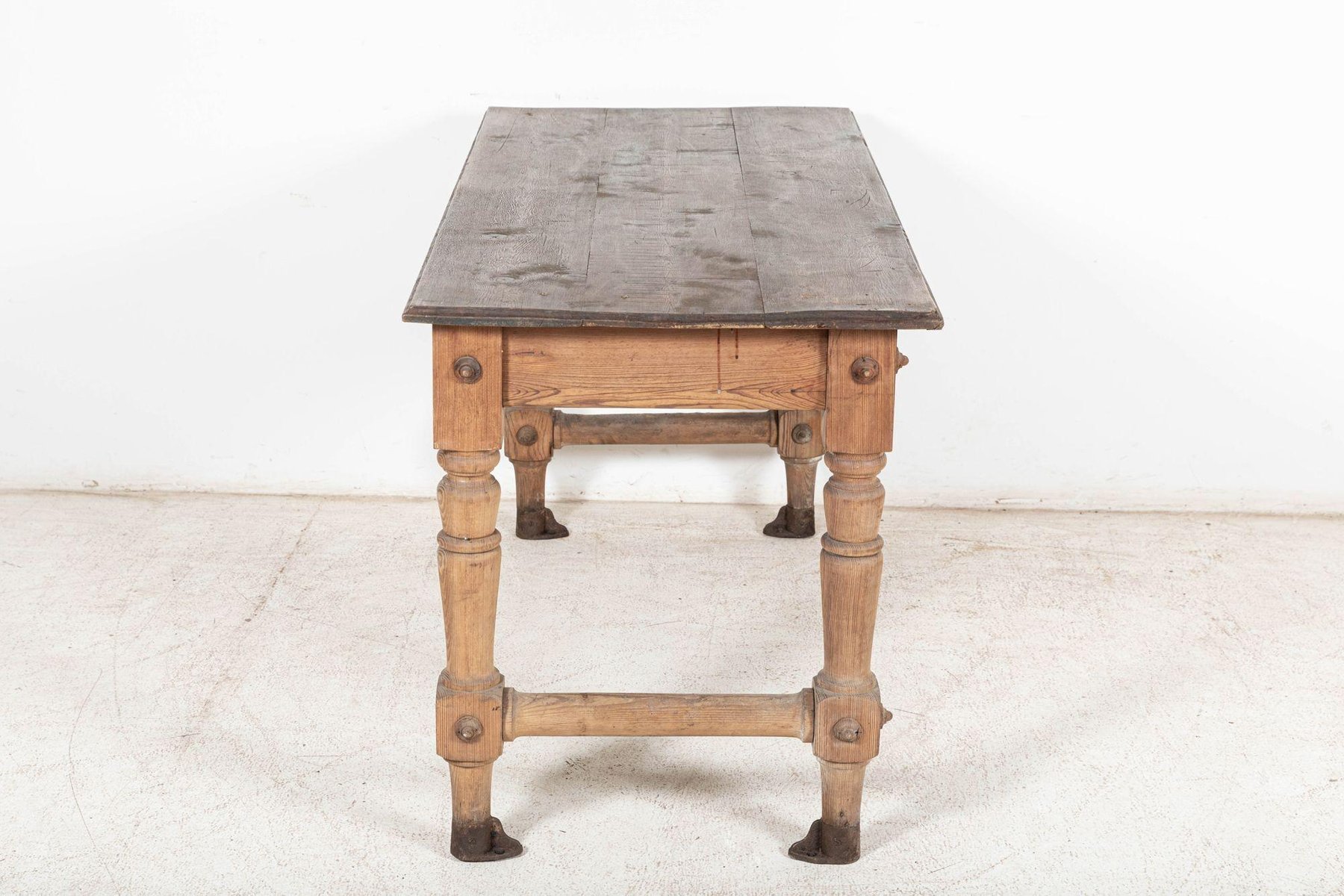 19th Century Welsh Pine Post Office Sorting Table for sale at Pamono