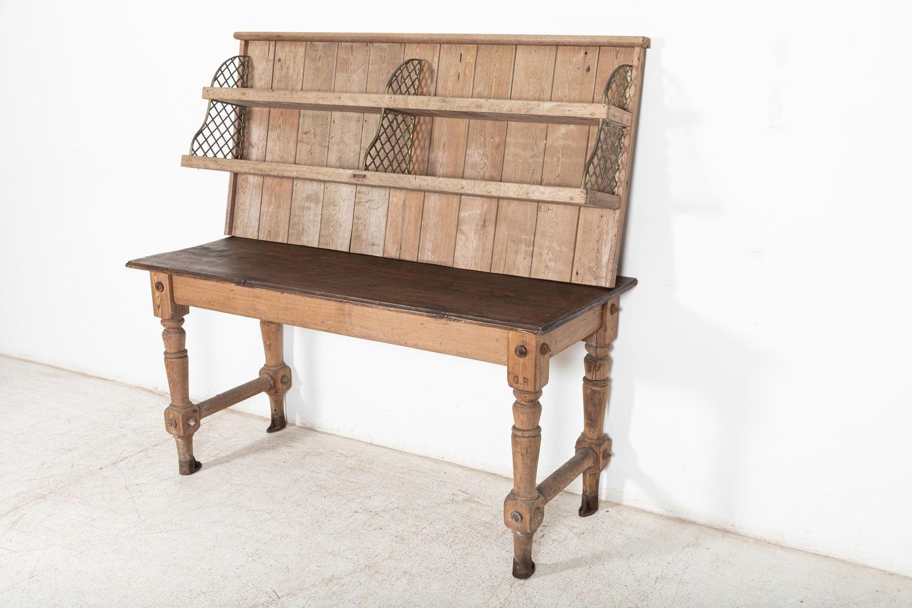 19th Century Welsh Pine Post Office Sorting Table for sale at Pamono