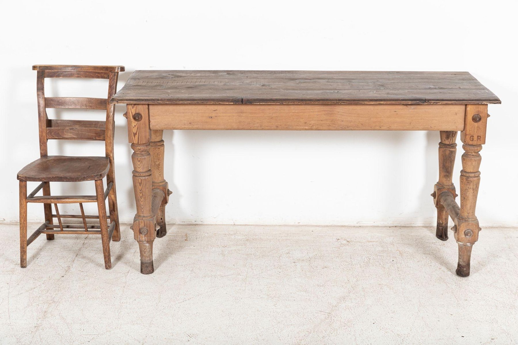 19th Century Welsh Pine Post Office Sorting Table for sale at Pamono
