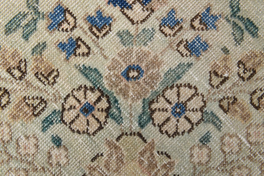 Vintage Middle Eastern Handmade Oushak Wool Rug for sale at Pamono