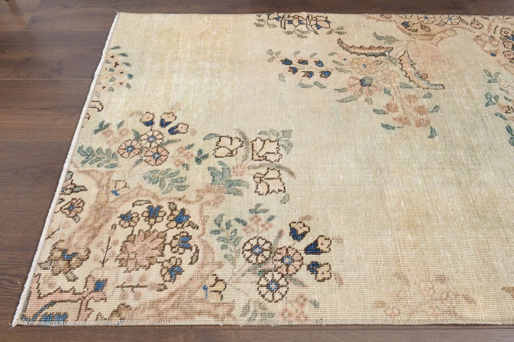 Vintage Middle Eastern Handmade Oushak Wool Rug for sale at Pamono