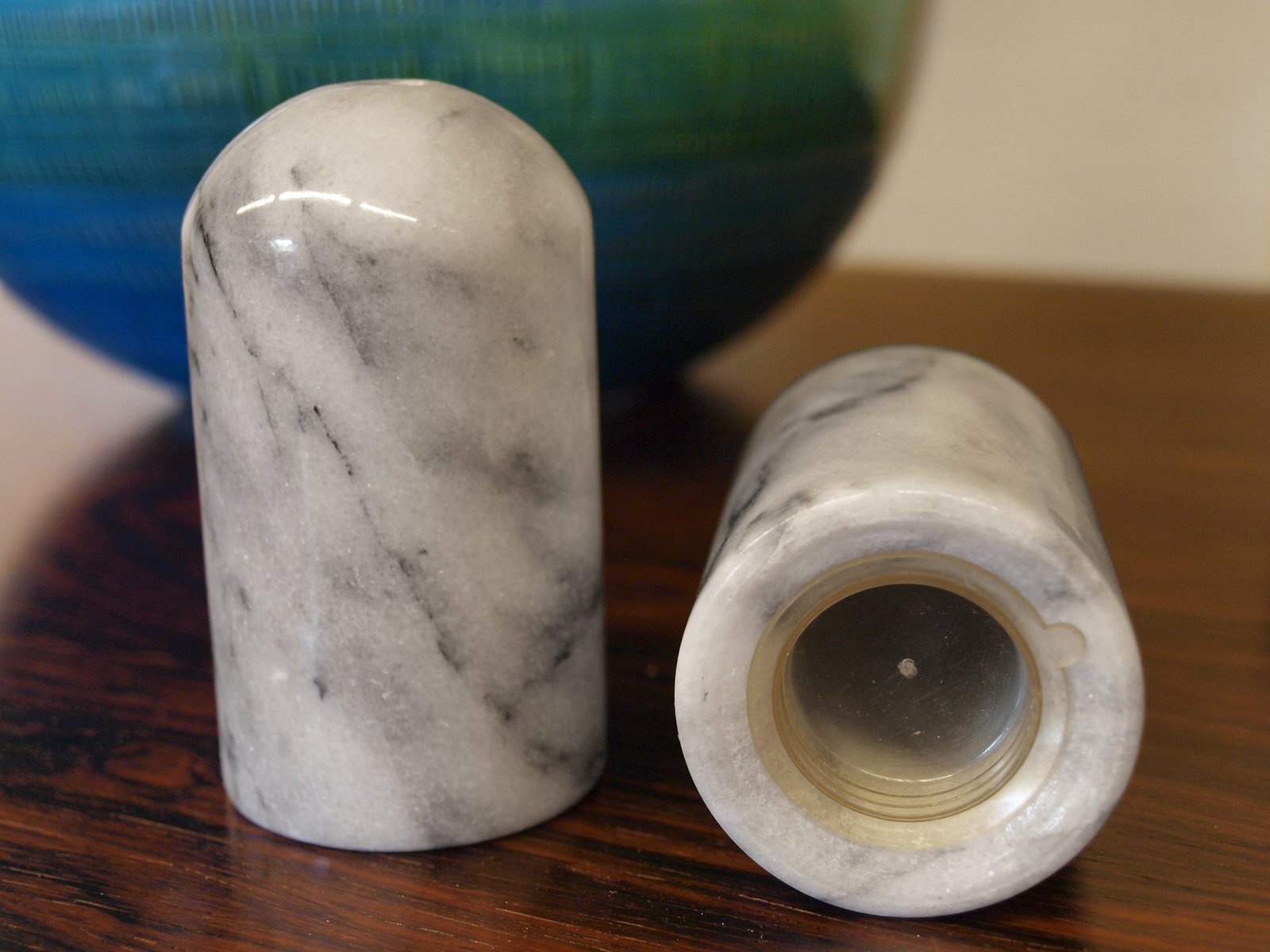 Salt and Pepper Shakers in Carrara Marble, 1970s for sale at Pamono