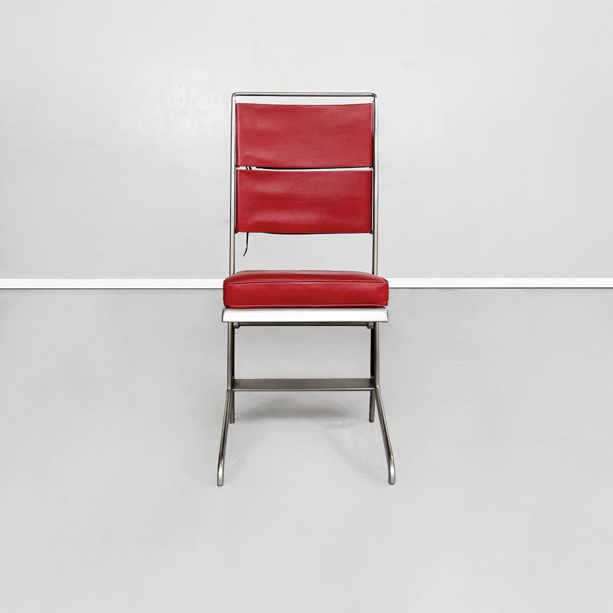 Roter französischer Mid-Century Leder & Stahl Stuhl von Jean Prouvé für ...