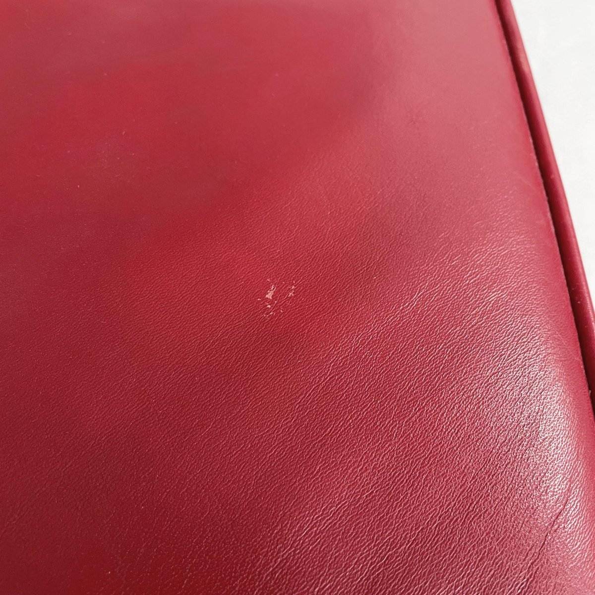 Roter französischer Mid-Century Leder & Stahl Stuhl von Jean Prouvé für ...