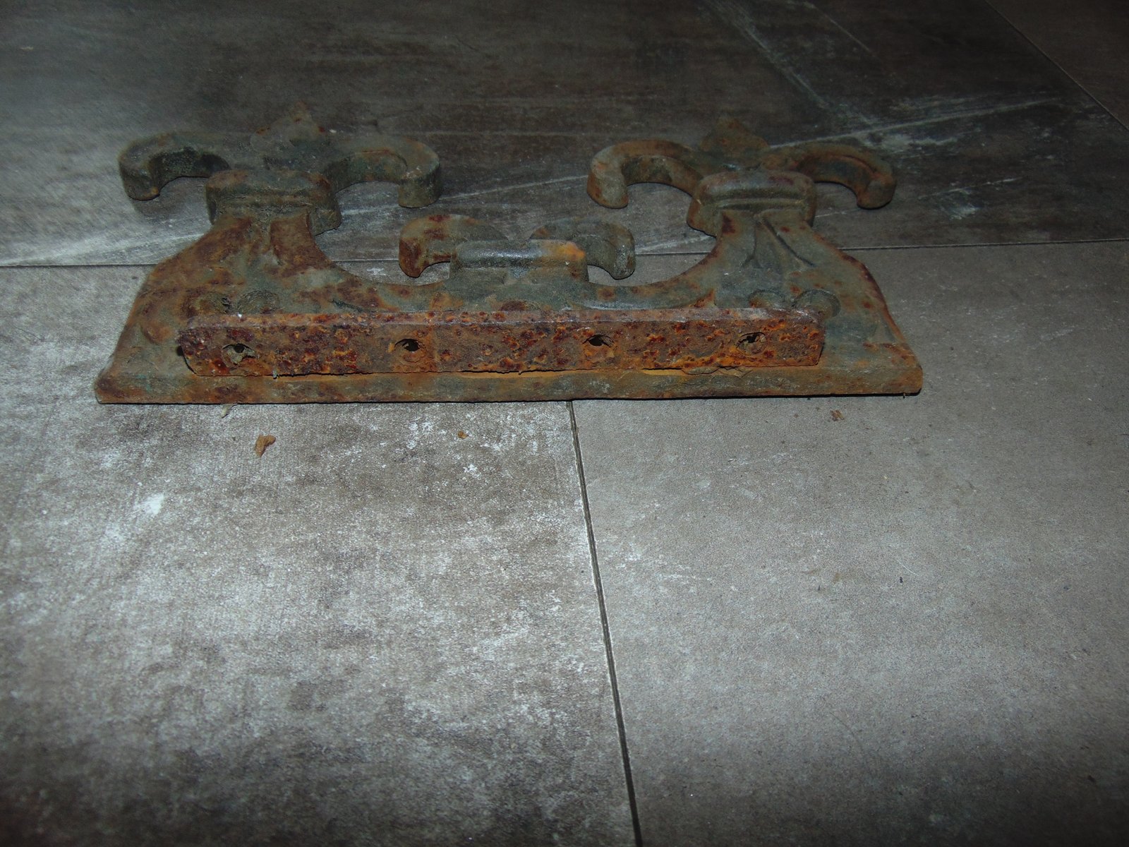 Antique Forged Cast Iron Hill for sale at Pamono