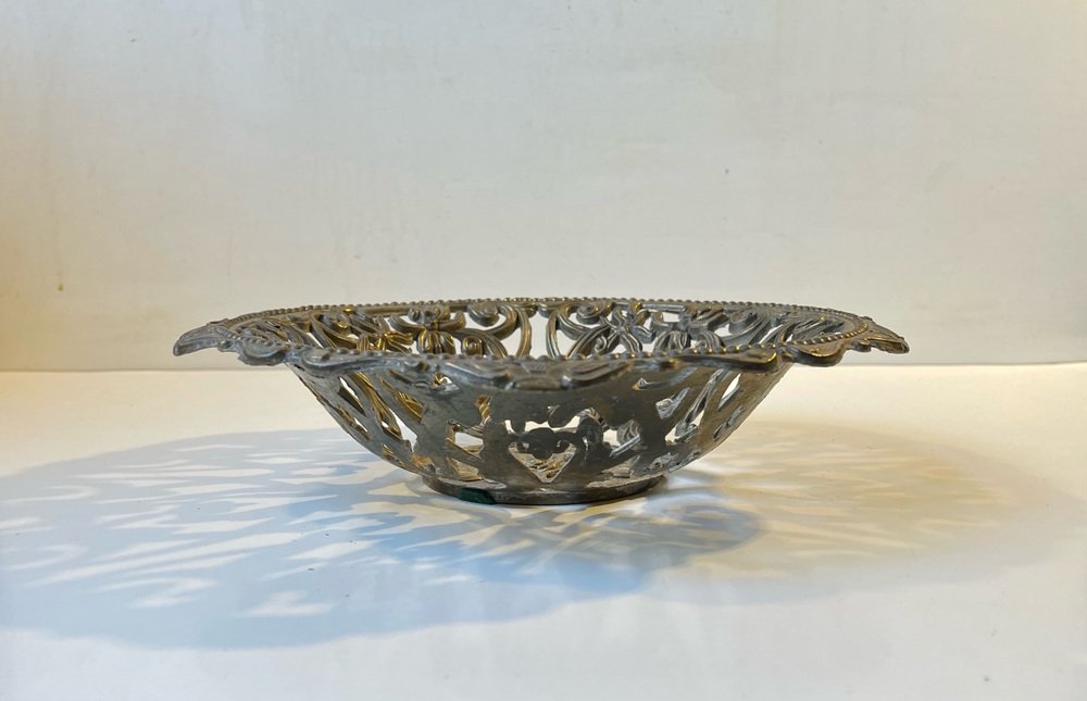 Vintage Italian Filigree Bowl in Brass for sale at Pamono