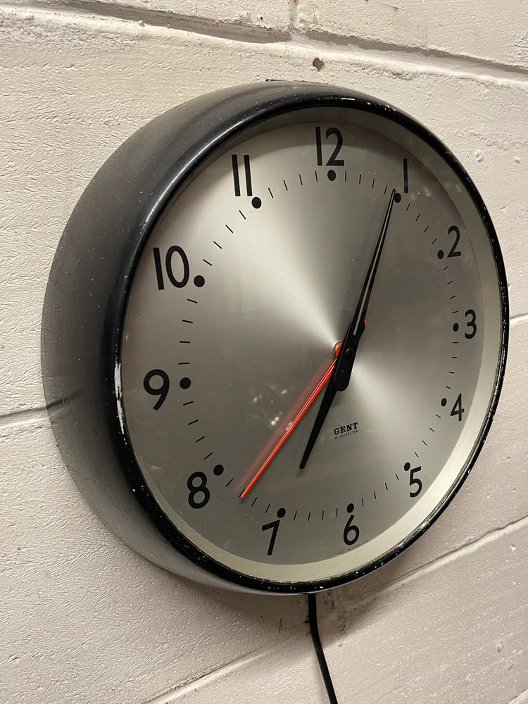 Electric Factory Clock from Gents of Leicester, 1960s for sale at Pamono