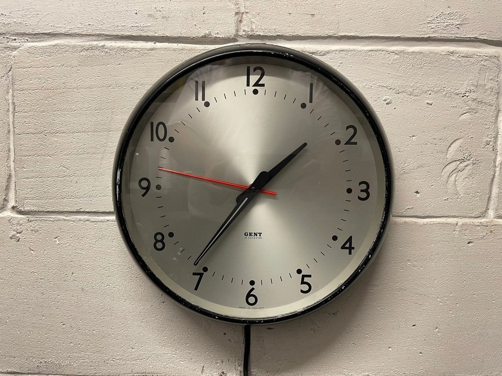 Electric Factory Clock from Gents of Leicester, 1960s for sale at Pamono