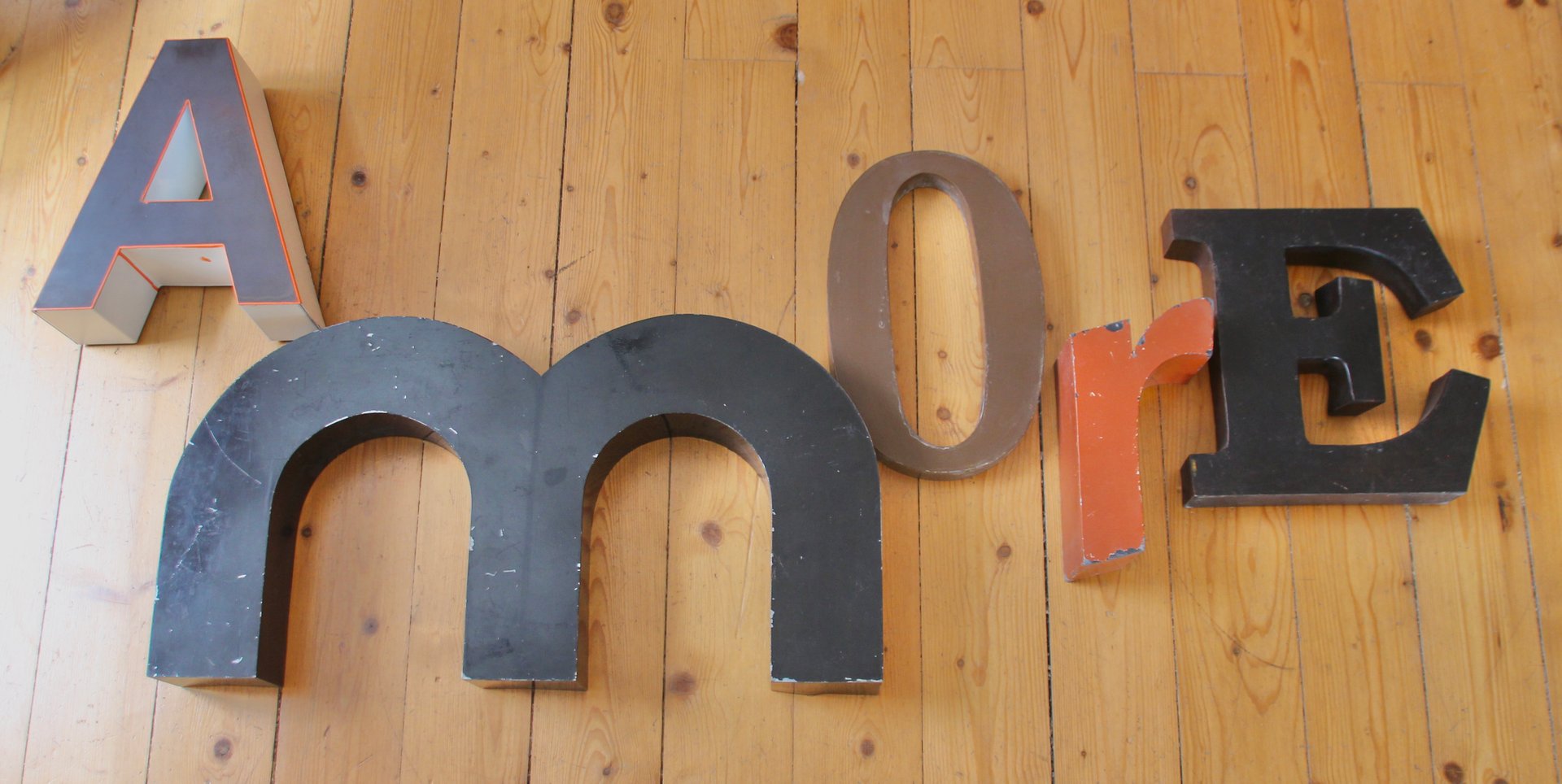 French Industrial Amore Letter Set, 1950s, Set of 5 for sale at Pamono