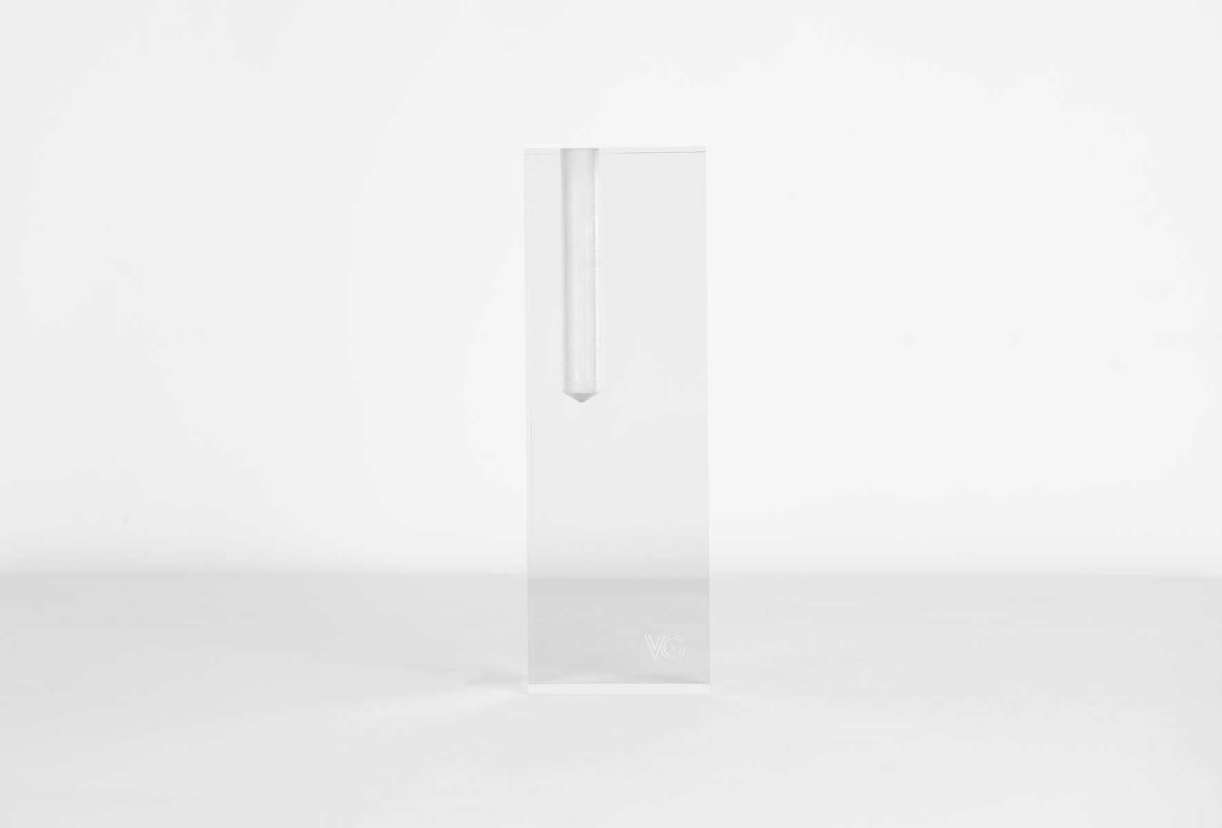 Italian Montefiore Synthetic Glass Vase from VGnewtrend for sale at Pamono