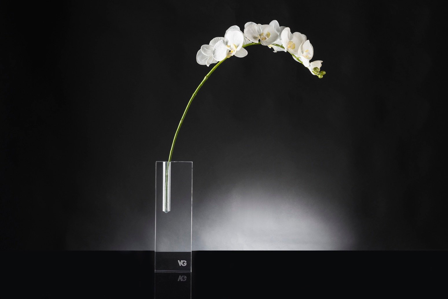 Italian Montefiore Synthetic Glass Vase from VGnewtrend for sale at Pamono