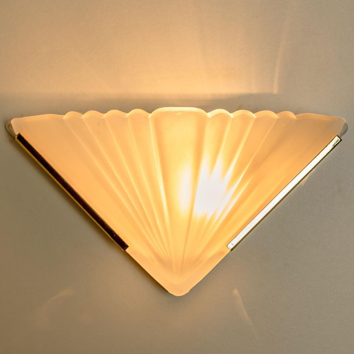 Art Deco Triangle-Shaped Wall Sconce for sale at Pamono