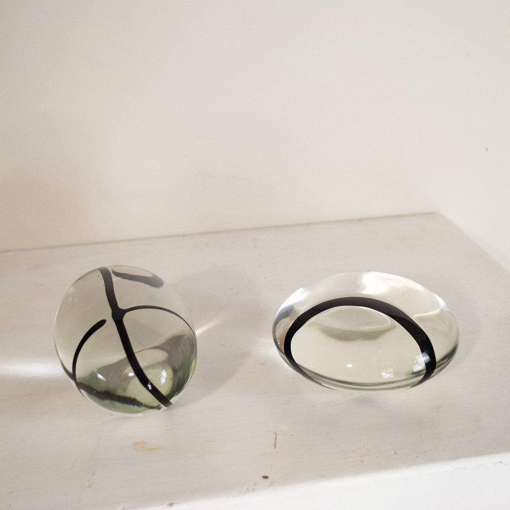 Smoothing Stone Shaped Papercare in Murano Glass with Black Veins ...