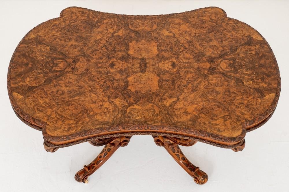 Antique Irish Walnut Centre Table, 1860s for sale at Pamono