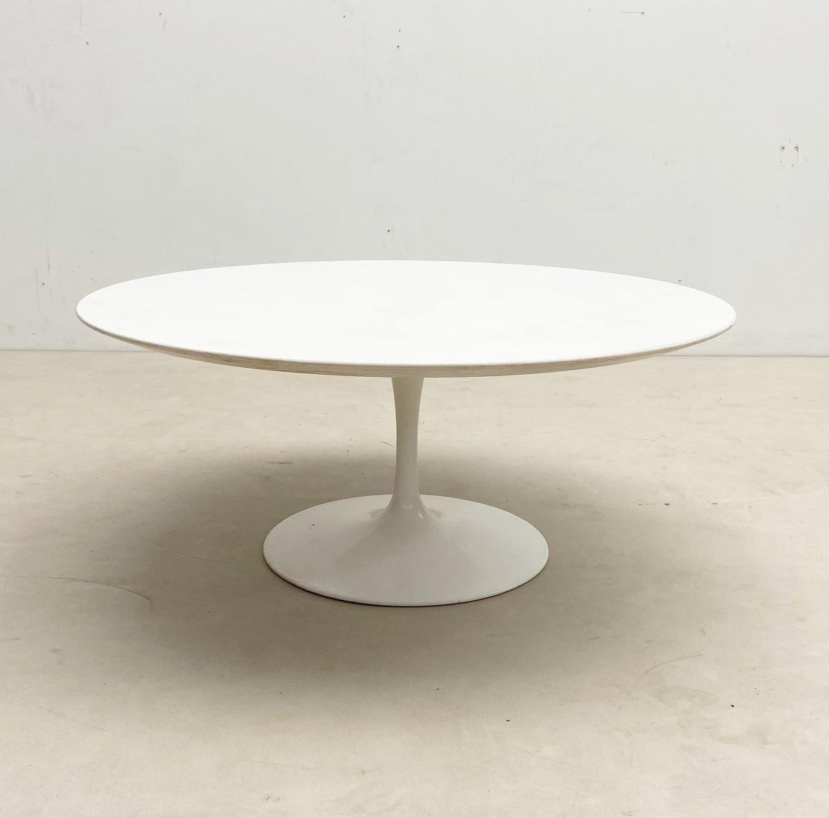 Table Basse Mid-Century avec Pieds Tulipe en Métal Blanc par Knoll en ...