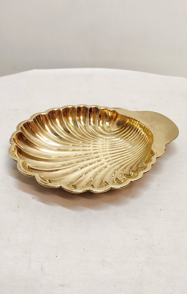 Shell-Shaped Brass Tray, Spain, 1970s for sale at Pamono