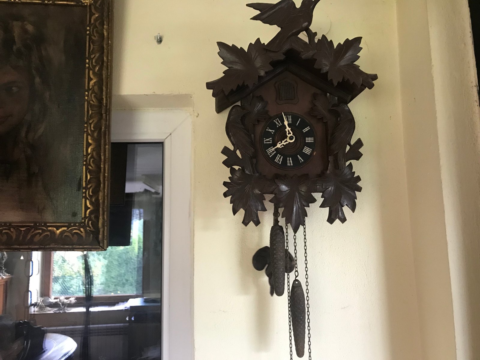 Carved Large Cuckoo Clock with Birds, 1940s for sale at Pamono
