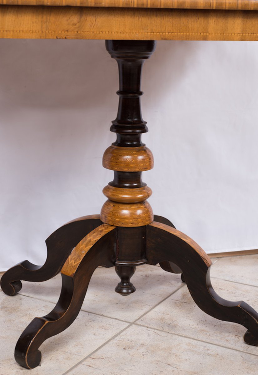 Sorrento Ancient Table in Polychrome Woods. Periodo Nineteenth Century. for sale at Pamono