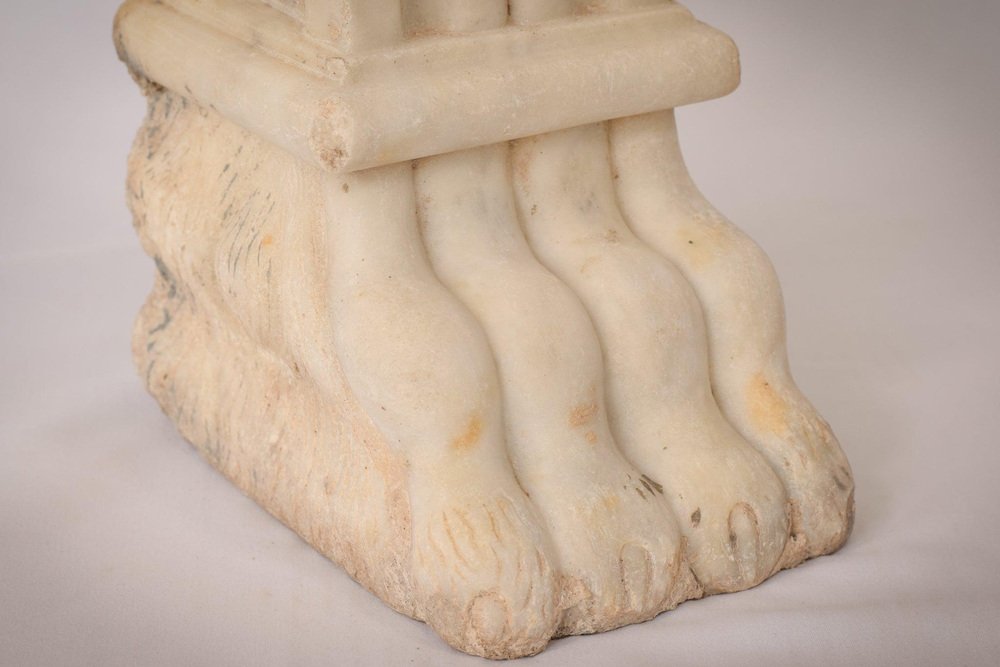 Ancient Marble Corbel for sale at Pamono