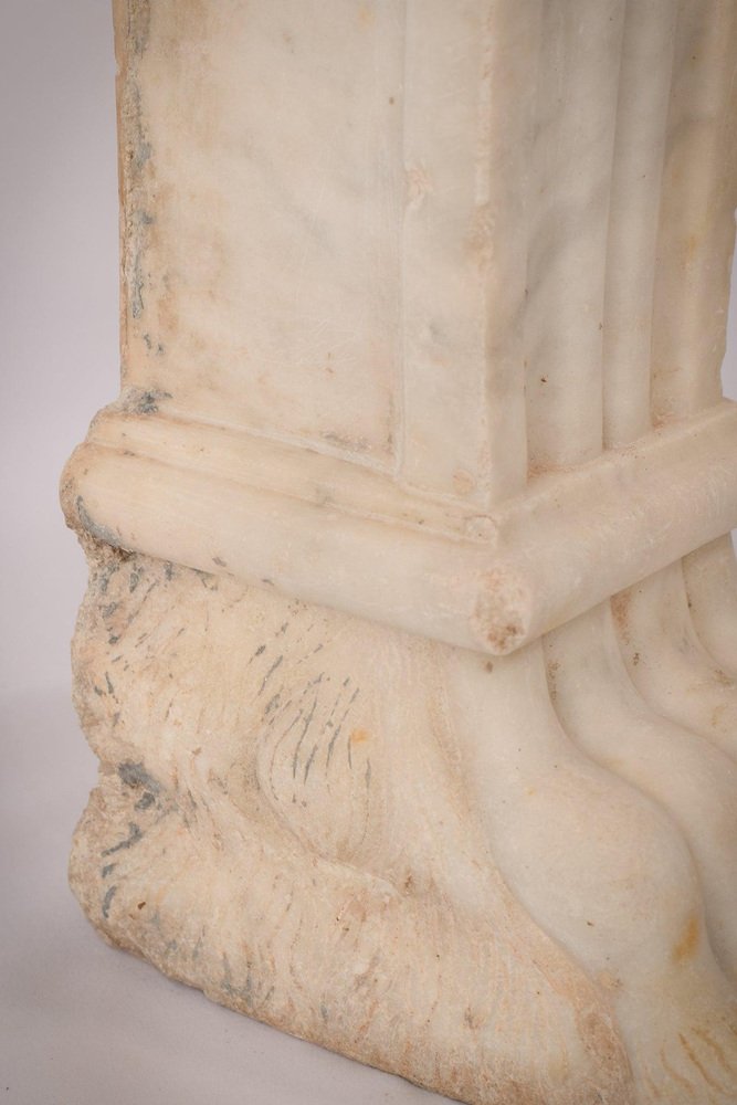 Ancient Marble Corbel for sale at Pamono
