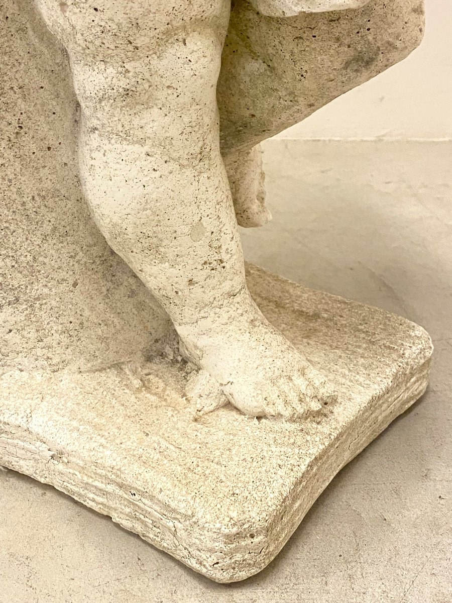Statua di Putto Winter in cemento, anni '70 in vendita su Pamono