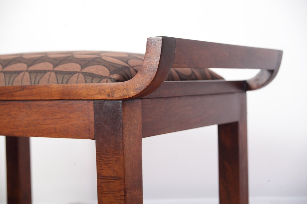 Art Deco Hocker aus Nussholz, 1920er bei Pamono kaufen