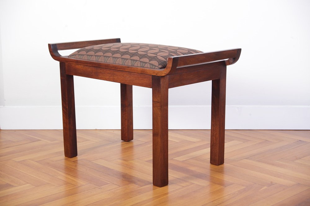 Art Deco Hocker aus Nussholz, 1920er bei Pamono kaufen