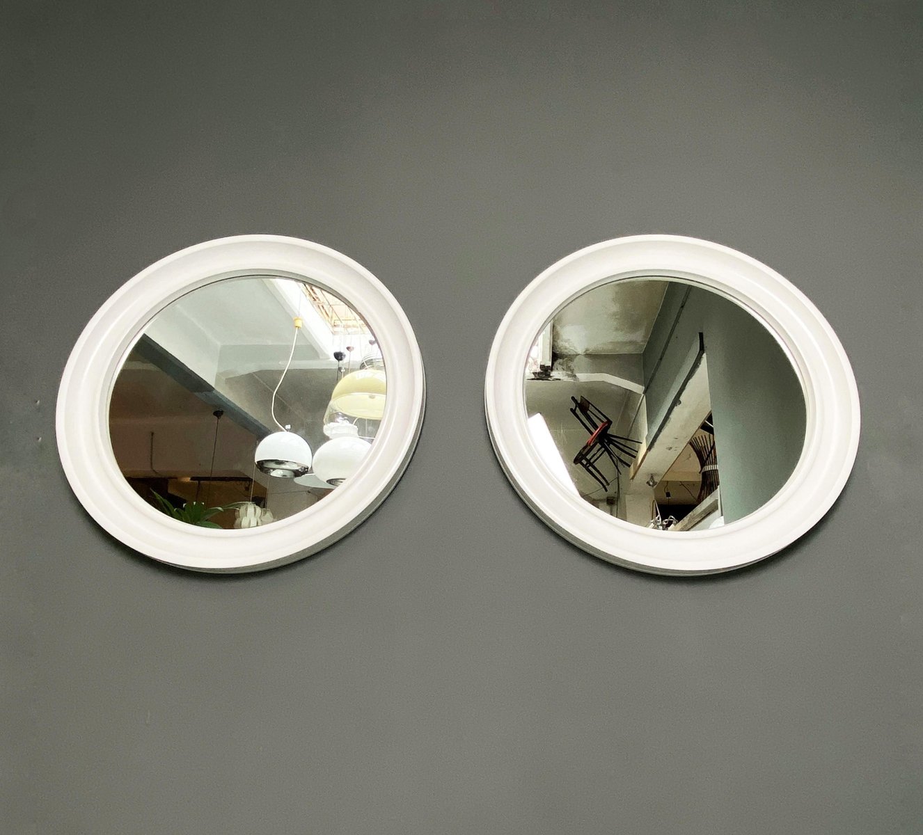 Modern Round White Plastic Mirrors by Carrara & Matta, 1980s, Set of 2 ...